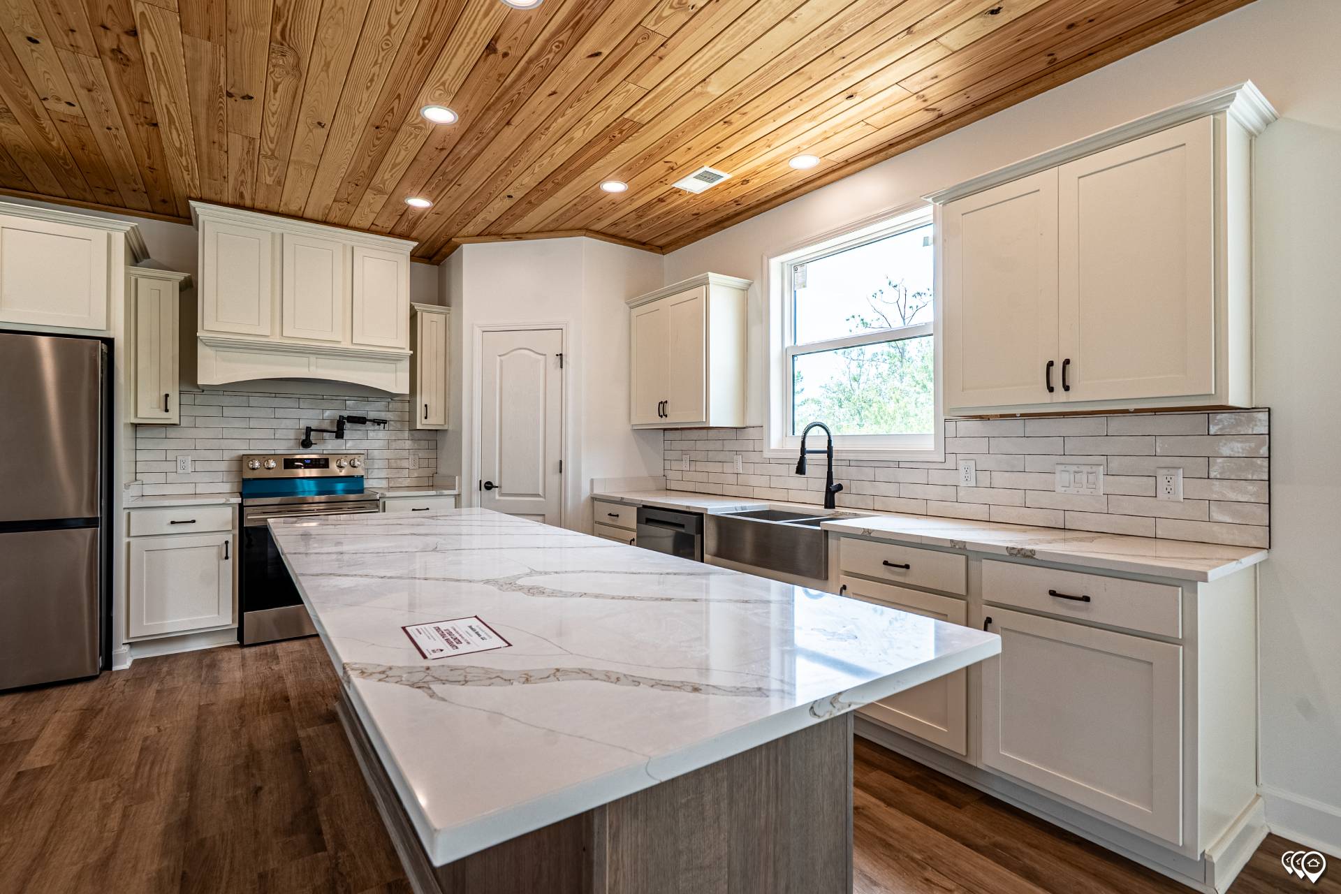 Classic Series DW Ace 1008-62-3-32 V2 From Express Manufactured Homes